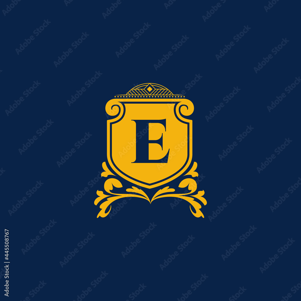 E Letter Initial with Royal Template. Elegant with crown logo vector ...