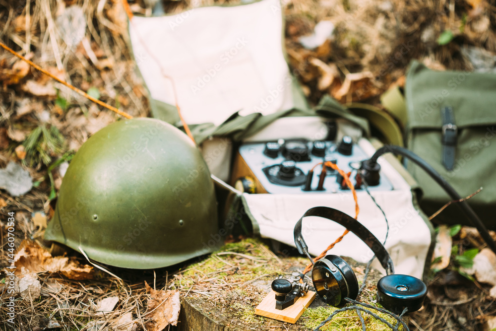 Russian Soviet Portable Radio Transceiver Used By USSR Red Army Signal ...
