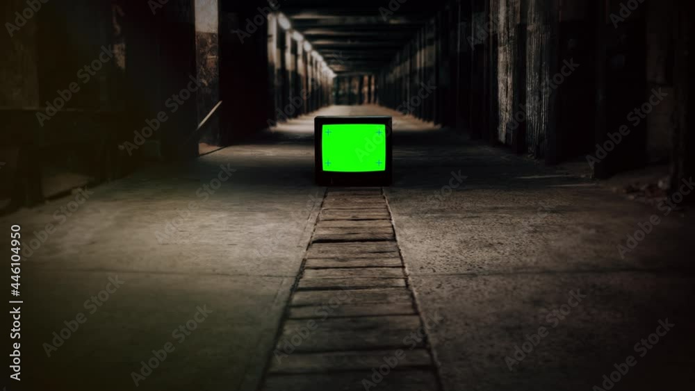 Stockvideon Vintage Old TV Green Screen Dumped Inside Mine, Zoom In ...