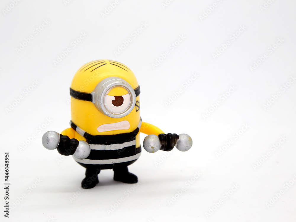 Prisoner minions lifting weights. Weightlifter. Minions prisoner ...