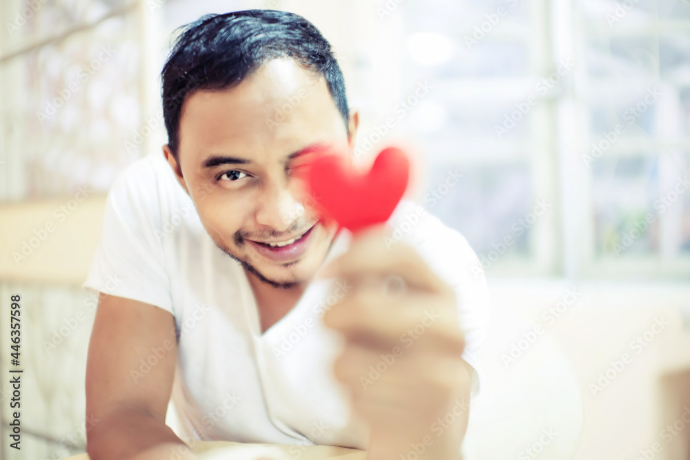 smiling man laughing showing teeth happy Send your heart to convey ...