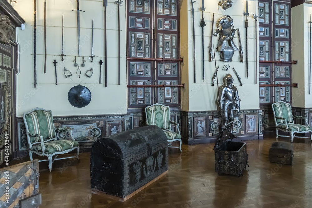 Interior of Cheverny Castle: The Arms room - largest room in castle ...