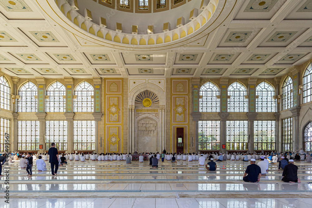 Chinese muslim Hui praying at a mosque in shadian, Yunnan, china, Stock ...