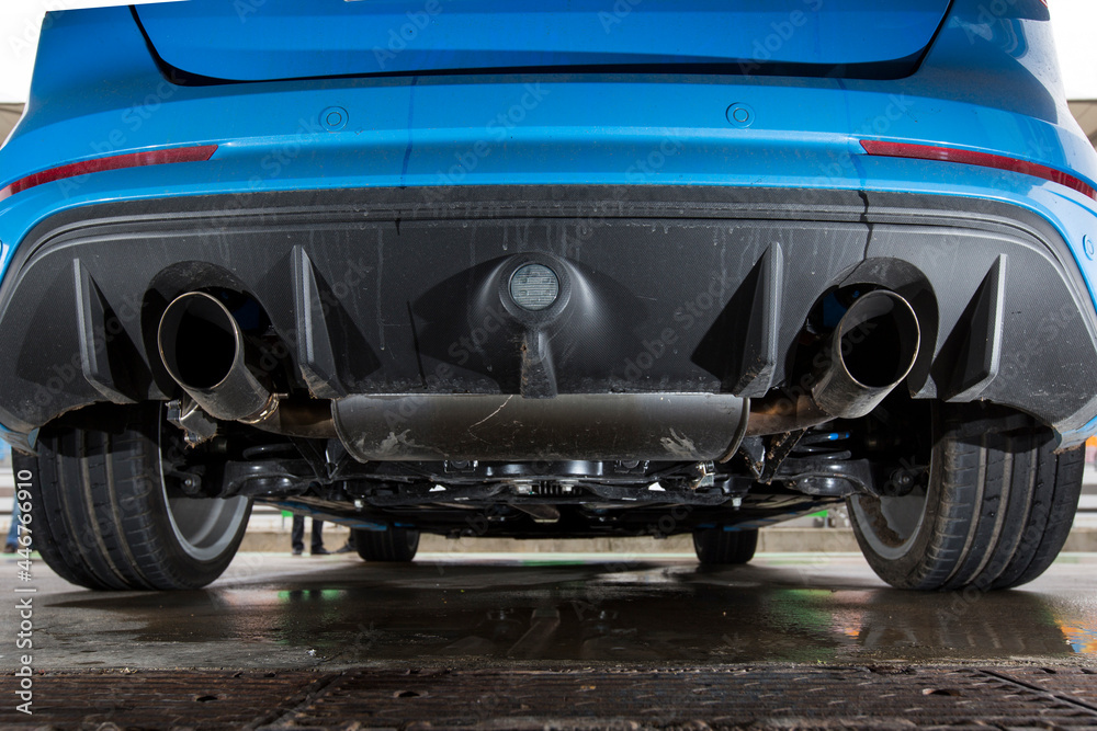 Ford Focus RS has WRC-like performance for the road. You can adjust its ...