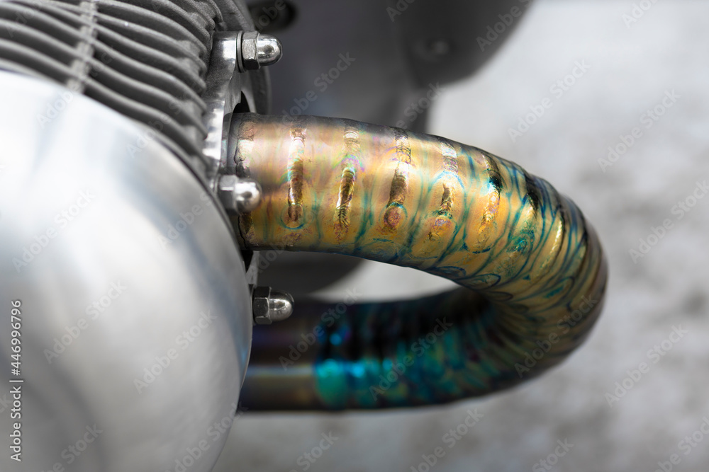 Rainbow-like coloring of a welded exhaust manifold foto de Stock ...