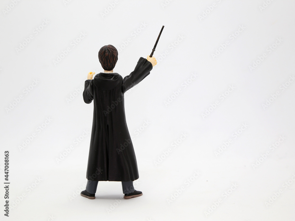 Harry Potter from behind. Harry dressed in his Hogwarts School of ...