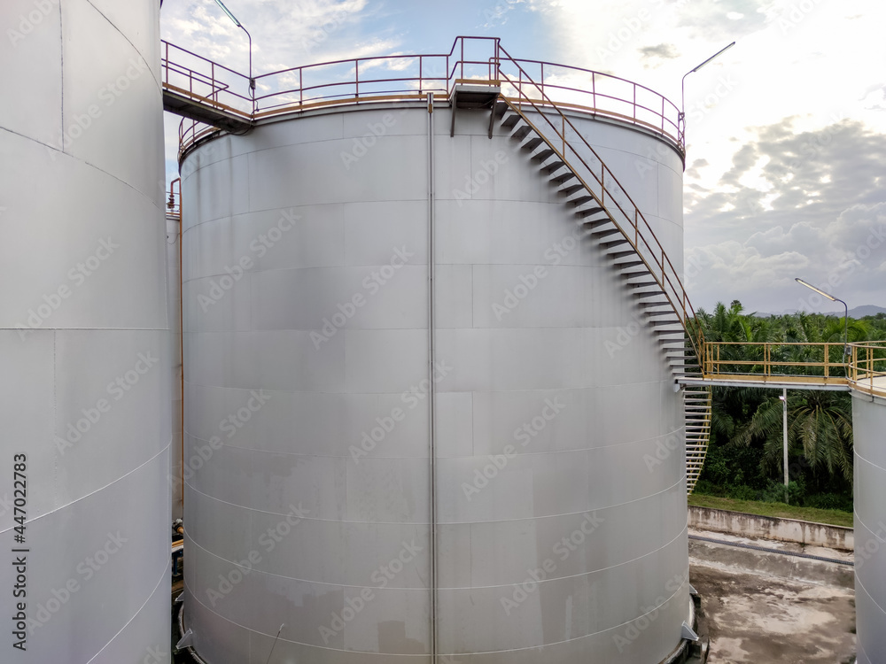 Oil storage tank In industrial areas. Crude oil storage plant For ...