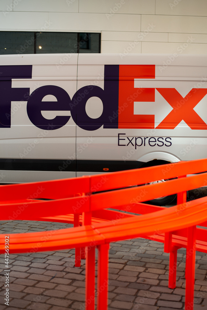 Oslo, Norway -10.07.21: Fedex express logo on the delivery car Stock ...