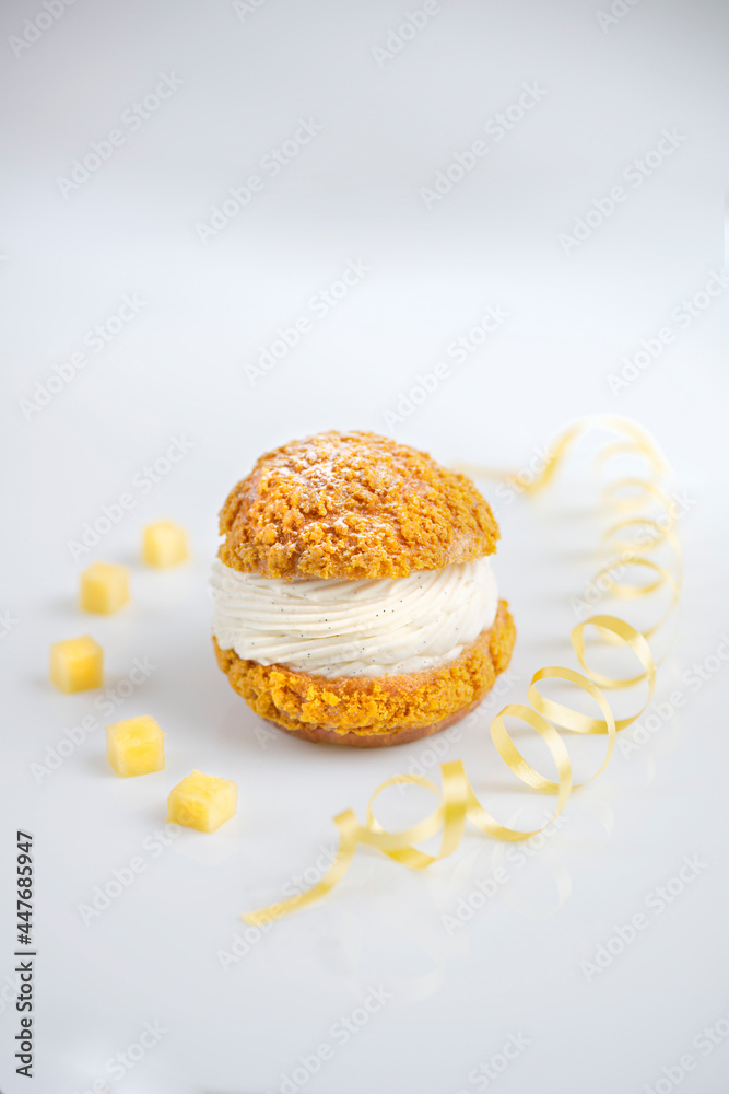 Classic French Choux au Craquelin with a piped vanilla cream Stock ...
