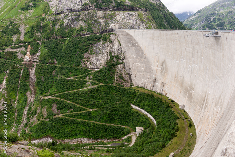 Kölnbreinsperre dam with viewing platform, Airwalk in Malta valley ...