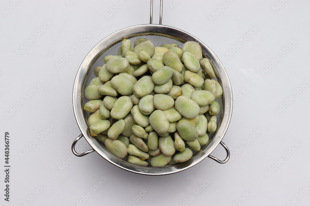 Foto de Ackerbohnen. Pferdebohnen. Saubohnen. do Stock | Adobe Stock