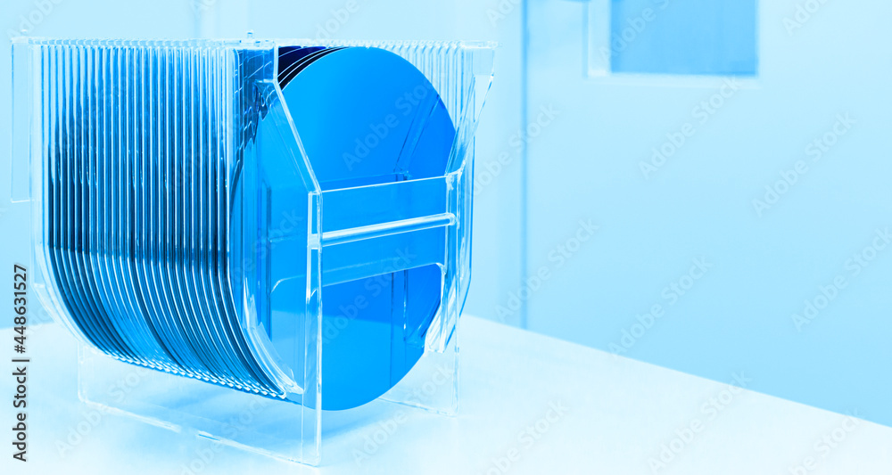 Silicon Wafers in plastic storage box in clear room of semiconductor ...