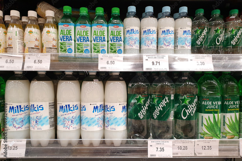 Various choices of imported beverages from Korea in Aeon grocery stores ...