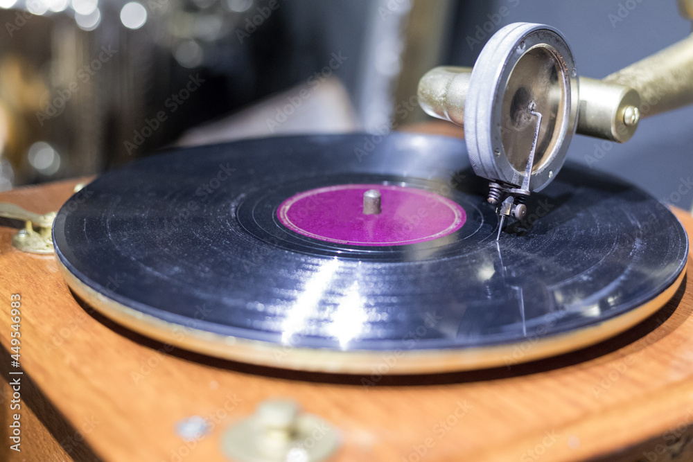 Vintage old record player gramophone needle on record close-up. Head ...
