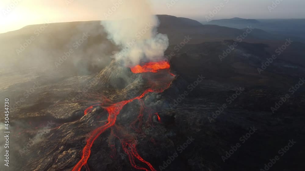 Incredible aerial of the dramatic volcanic eruption of the ...
