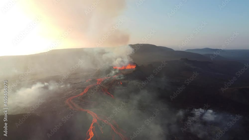 Incredible aerial of the dramatic volcanic eruption of the ...