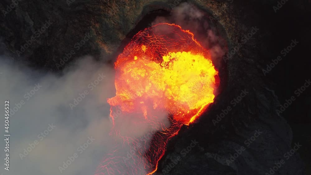 Incredible aerial of the dramatic volcanic eruption of the ...