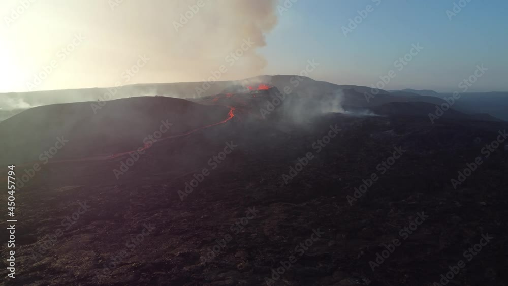 Incredible aerial of the dramatic volcanic eruption of the ...