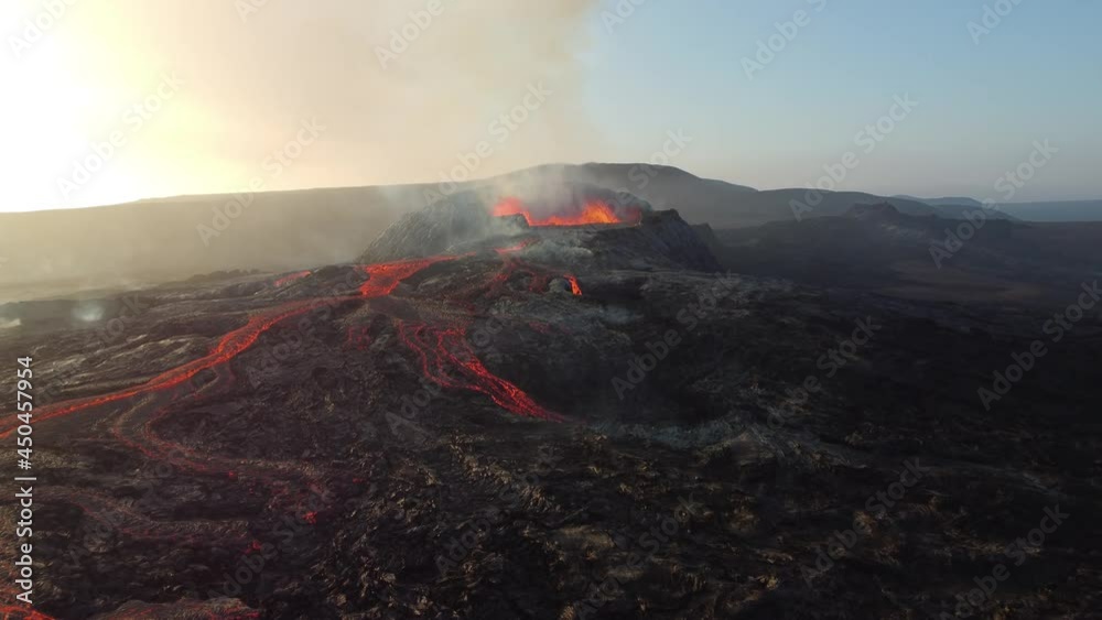 Incredible aerial of the dramatic volcanic eruption of the ...