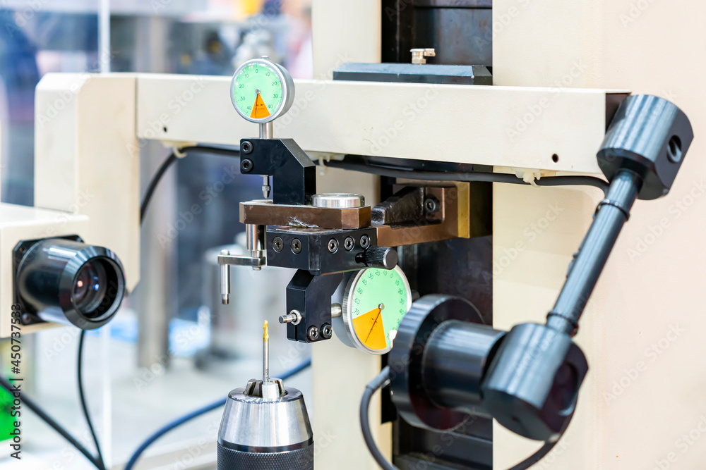 Cutting tool drill bit or milling cutter setup on high accuracy and ...