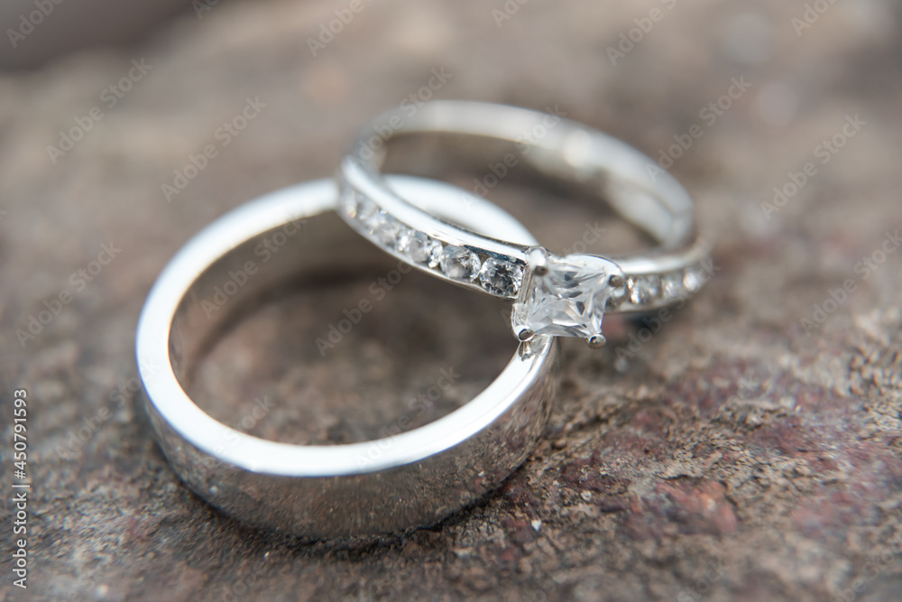 Simple and modern wedding rings. It symbolizes the hearts of lovers who ...