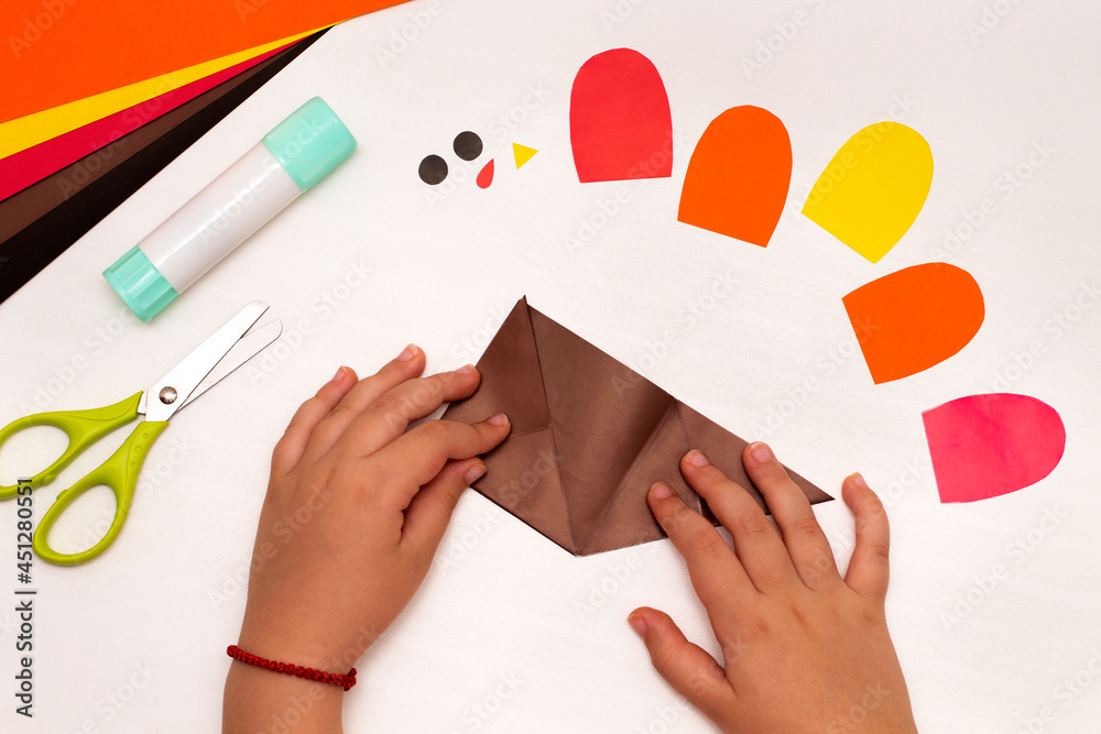 Step-by-step instructions for making DIY turkey corner bookmarks for ...