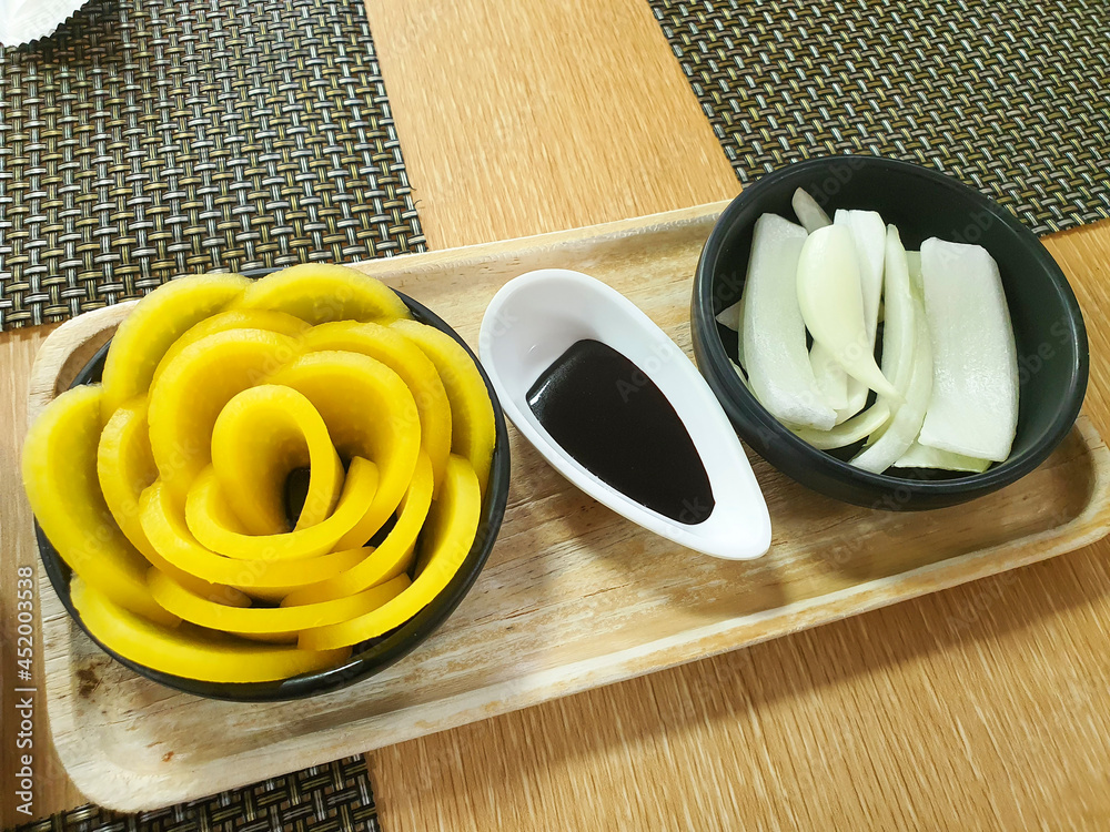 꽃 모양 단무지 Stock Photo | Adobe Stock