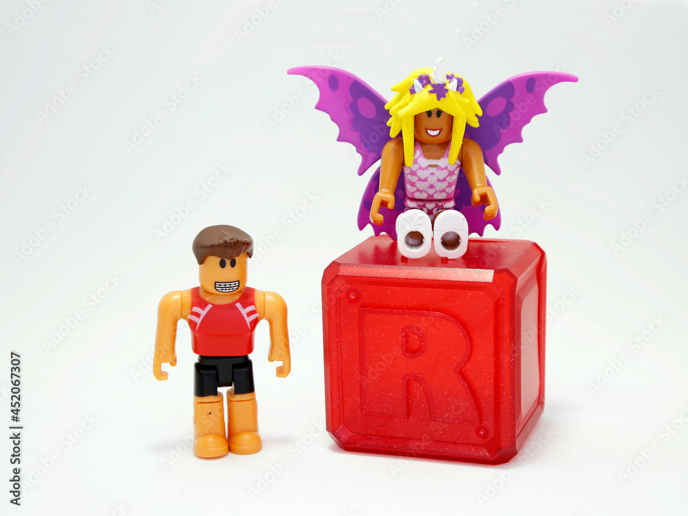 Plastic toy figures with characters from the Roblox video game. Roblox ...