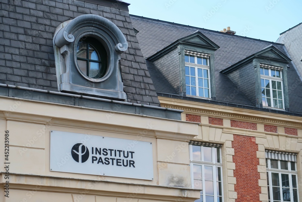 Foto de Enseigne / logo de l'Institut Pasteur, célèbre fondation de recherche médicale, sur la ...