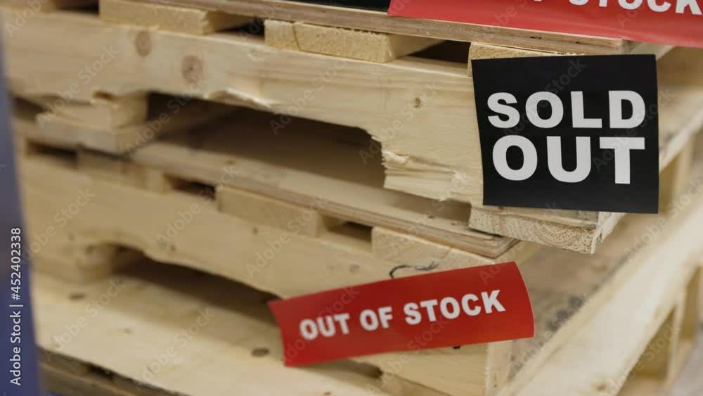 Sold Out and Out of Stock Signs on Empty Inventory Pallets vídeo de ...