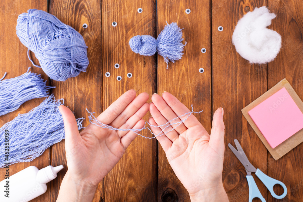 How to make a cute thread bird for decoration. Children's art project ...