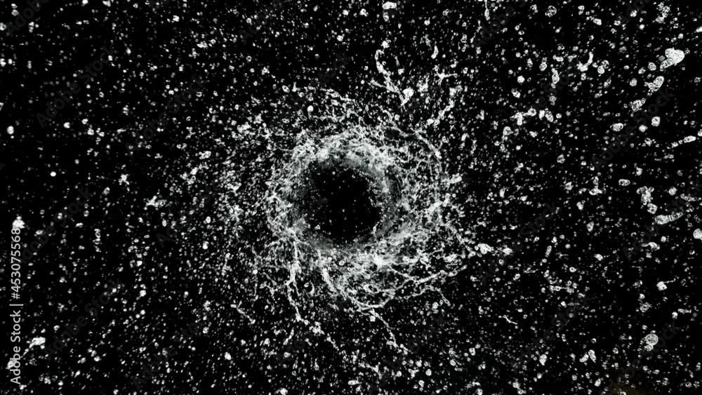 Vidéo Stock Super slow motion of splashing water rotation isolated on ...