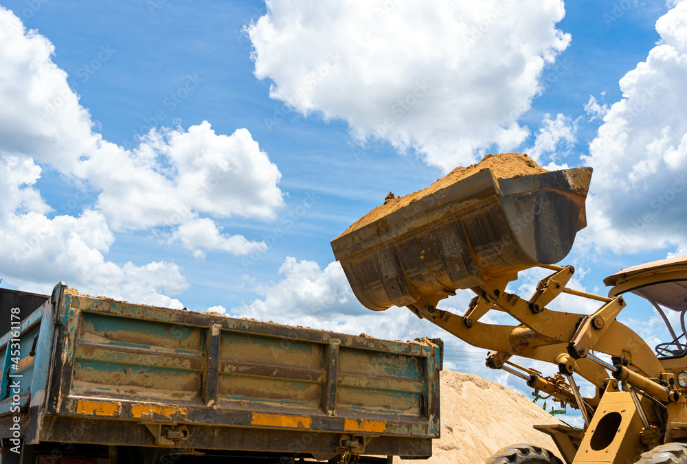 Foto de Many diffrent name of Wheel loader , Skip Loader , scoop loader ...