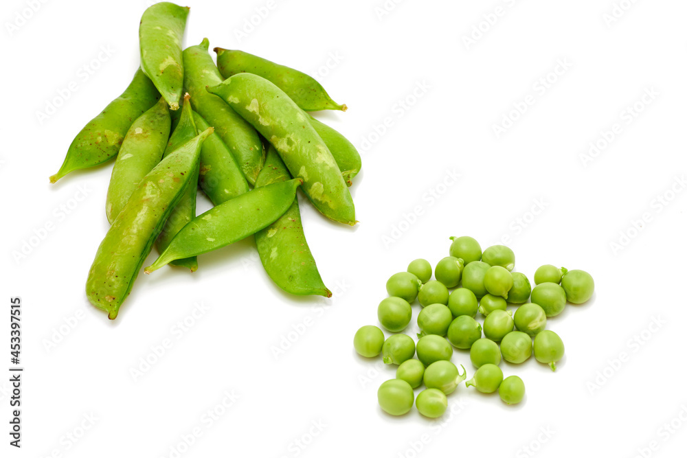 Chicharos frescos (leguminosas). Granos verdes frescos sobre fondo ...