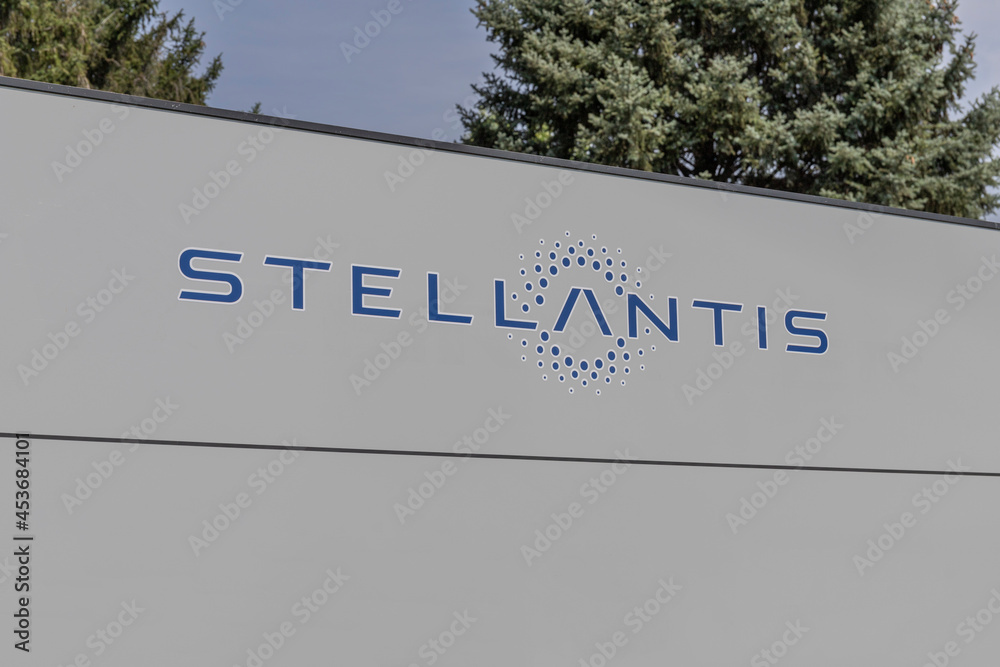 Foto de Stellantis logo. The Stellantis subsidiaries of FCA are ...