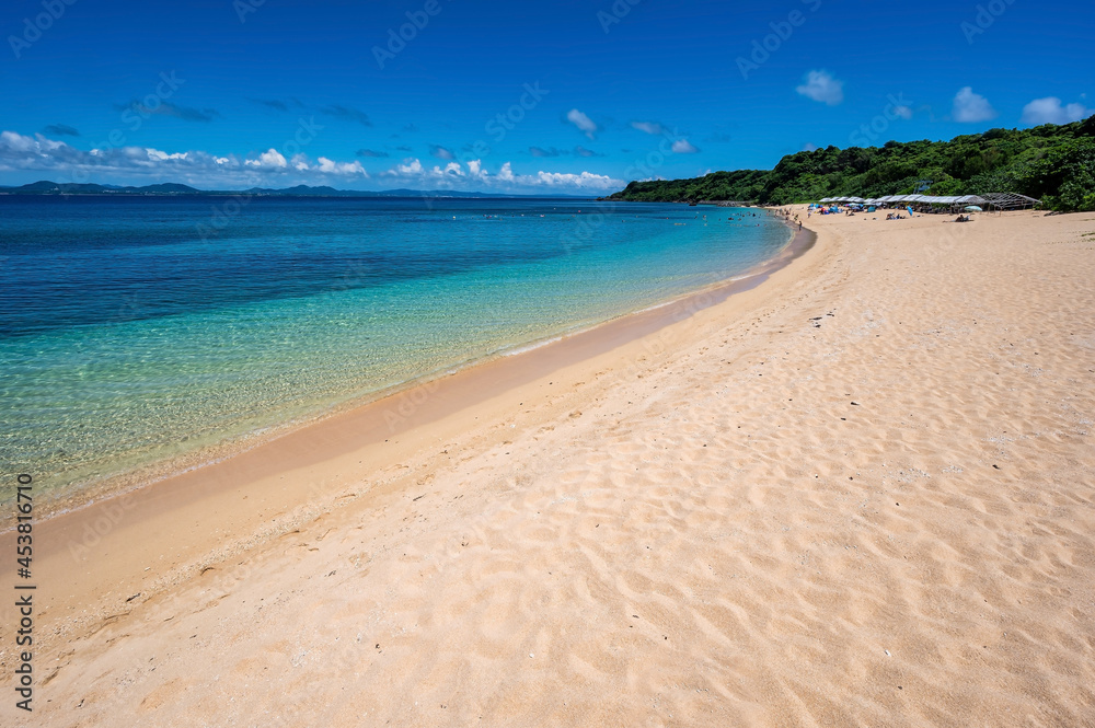 Kodomari Beach, a pristine beach on Ikei Island, just of the main ...