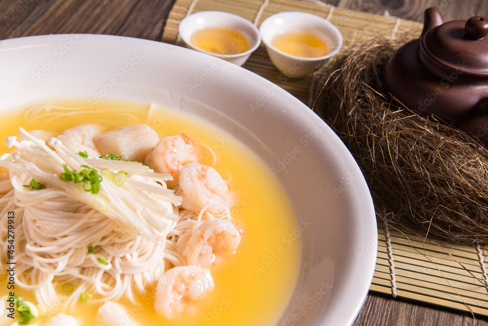 braised thin noodle mee sua with seafood prawn in yellow chicken cheese ...