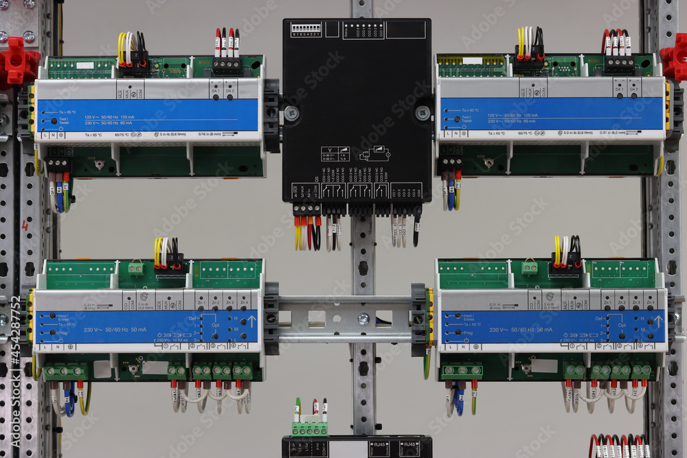 Automation For Lighting Control Dimming Leak Localization Control Of Thermal Heads In An