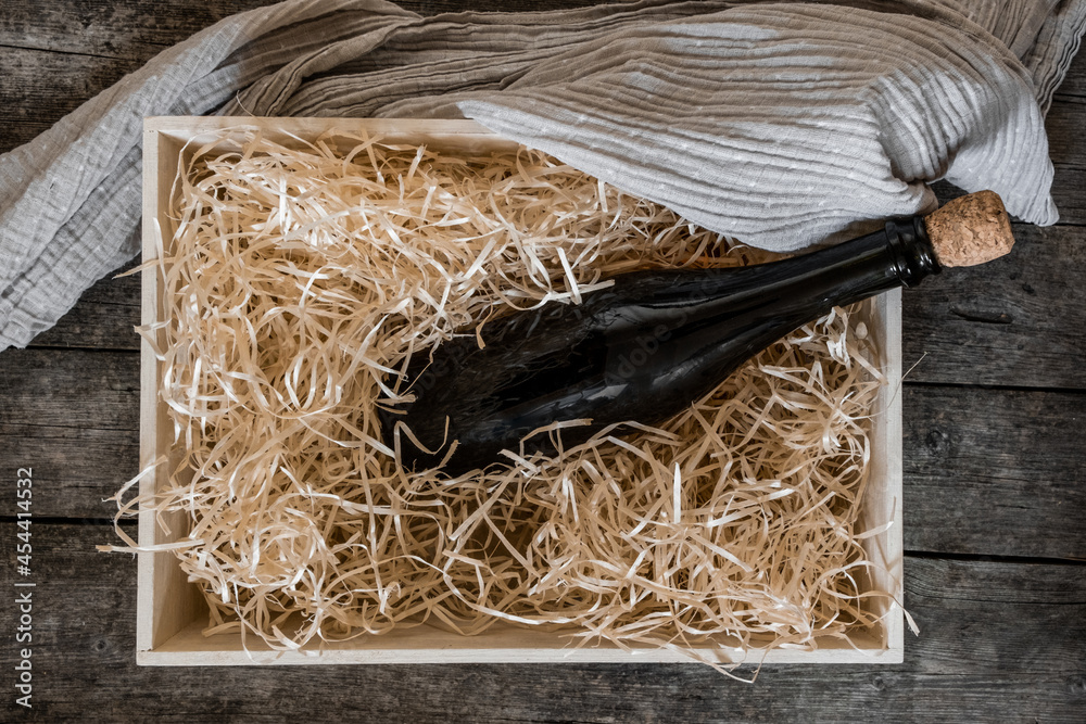 straw box service wine black wood background storage packing Stock ...