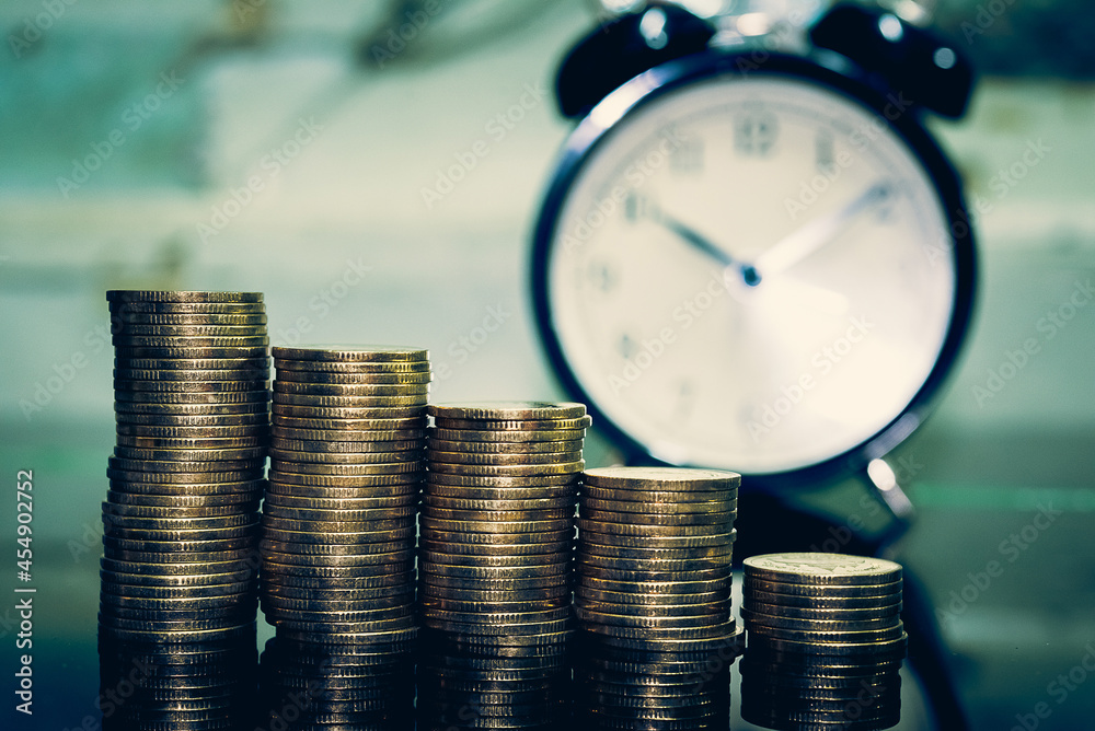 Fundamental and technical analysis for professional technical trading ...