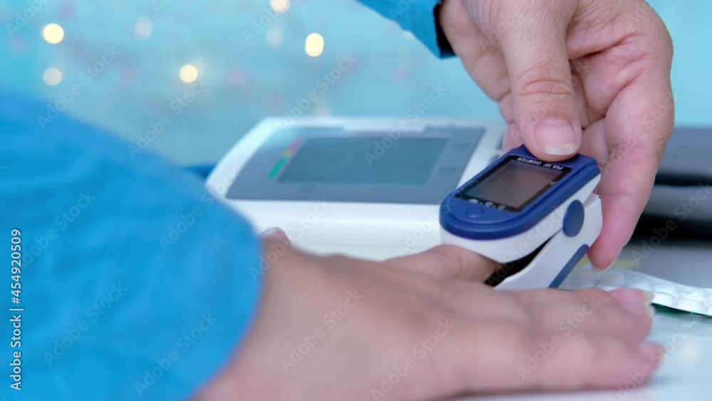 household medical device pulse oximeter for measuring oxygen in blood ...