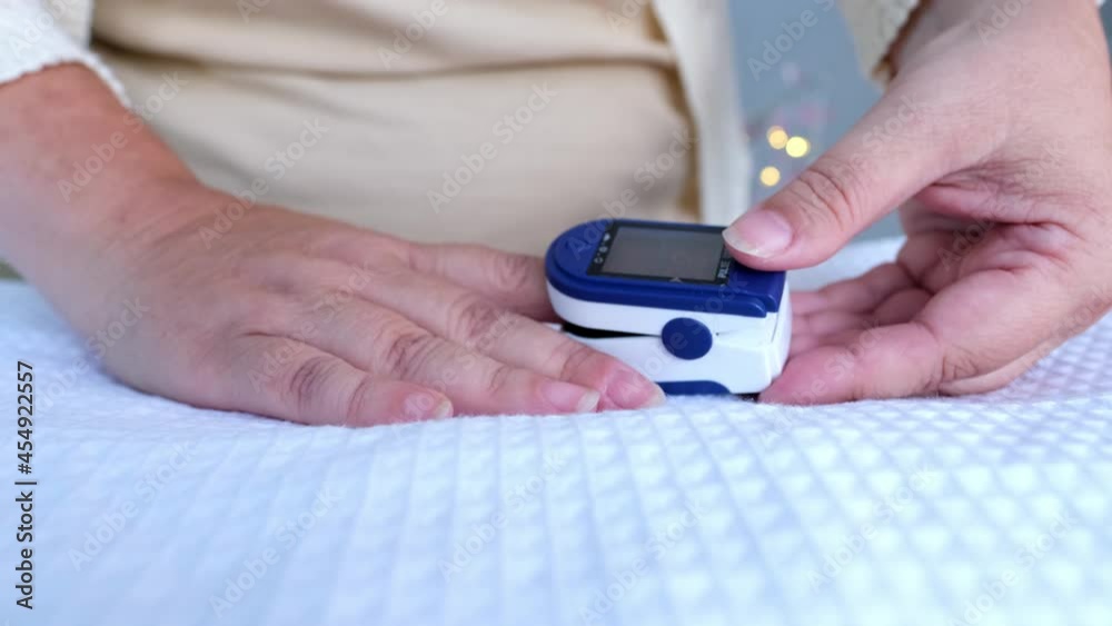 household medical device pulse oximeter for measuring oxygen in blood ...