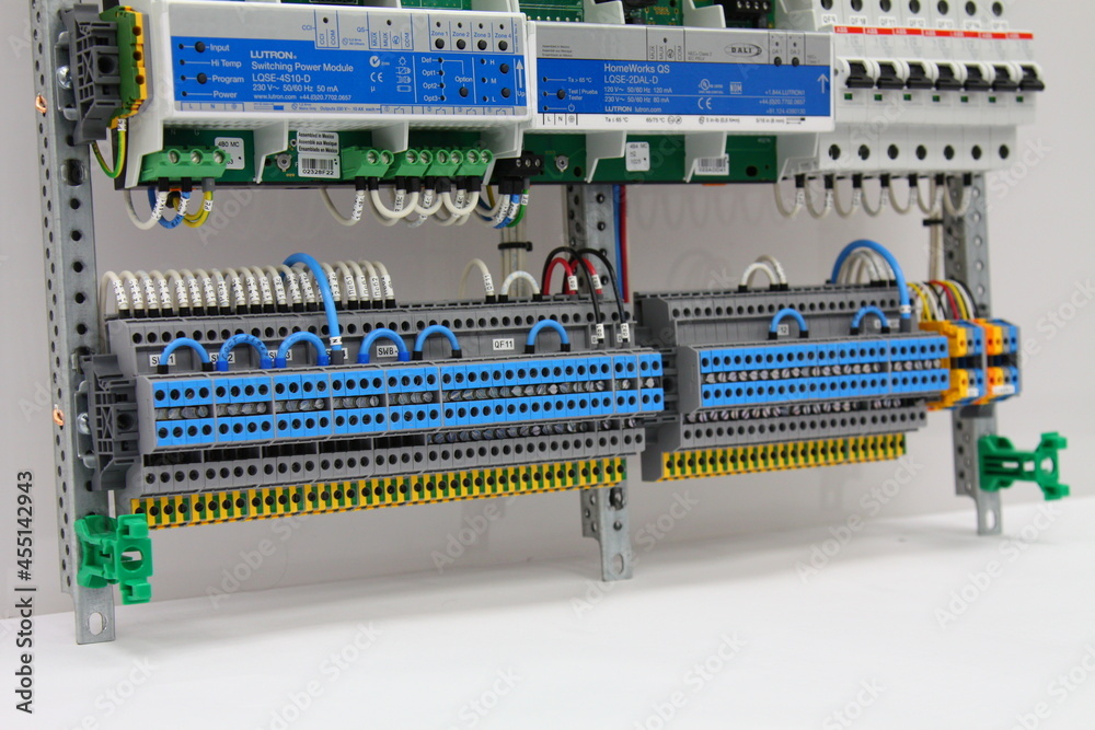 Automation For Lighting Control Dimming Leak Localization Control Of Thermal Heads In An