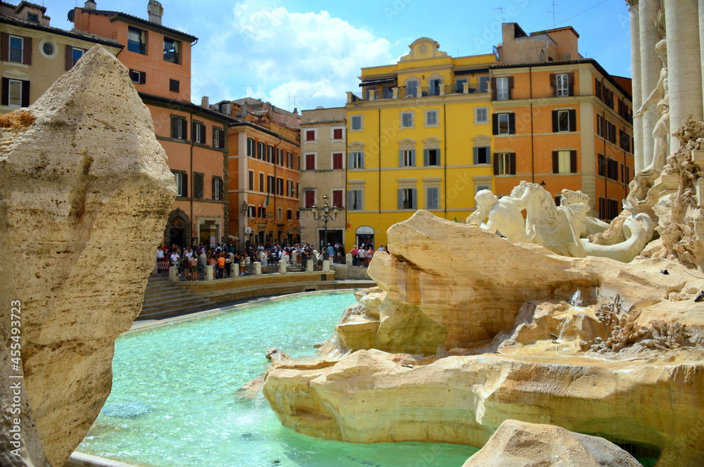 Foto de ITALY- Rome, the Trevi Fountain represents Ocean on a chariot ...