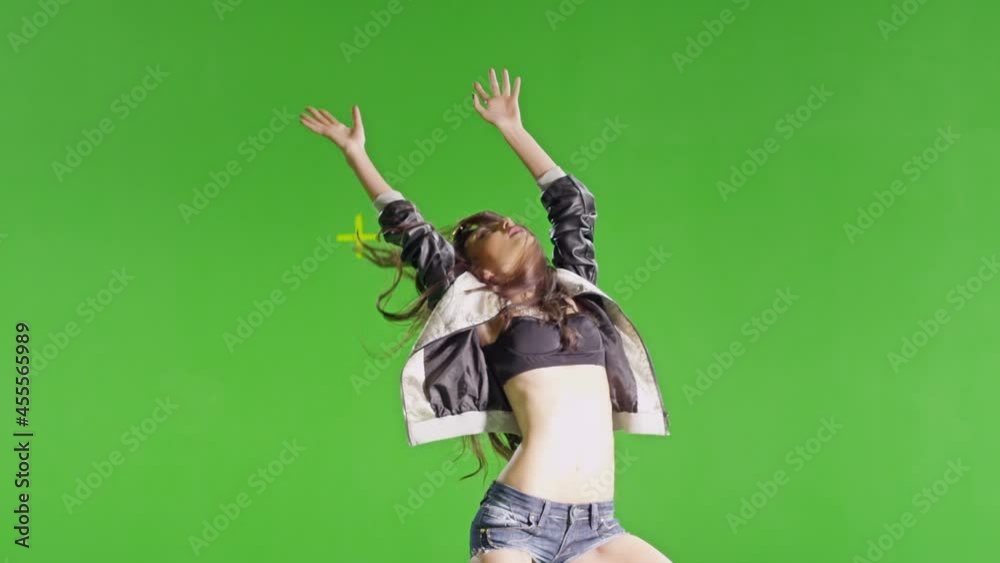 FEW SHOTS! Hot girl dancing. Dances with real strobe lights on body. Slow motion. Green screen ...