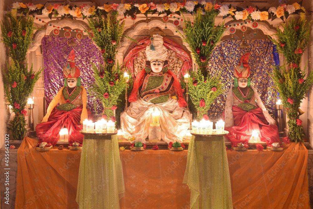 Picture of lord Mahavir swami idol also known as Vardhaman Mahavir was ...