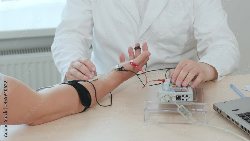 Patient nerves testing using electromyography at medical center Stock ...