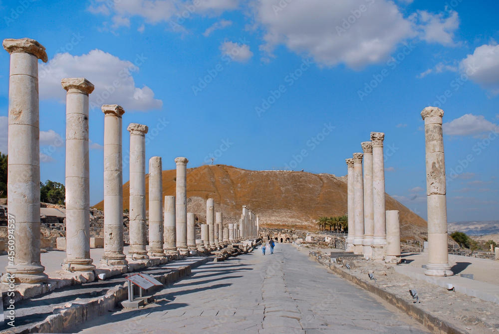 Beit She'an's ruins. This archeological site had 18 successive ancient ...