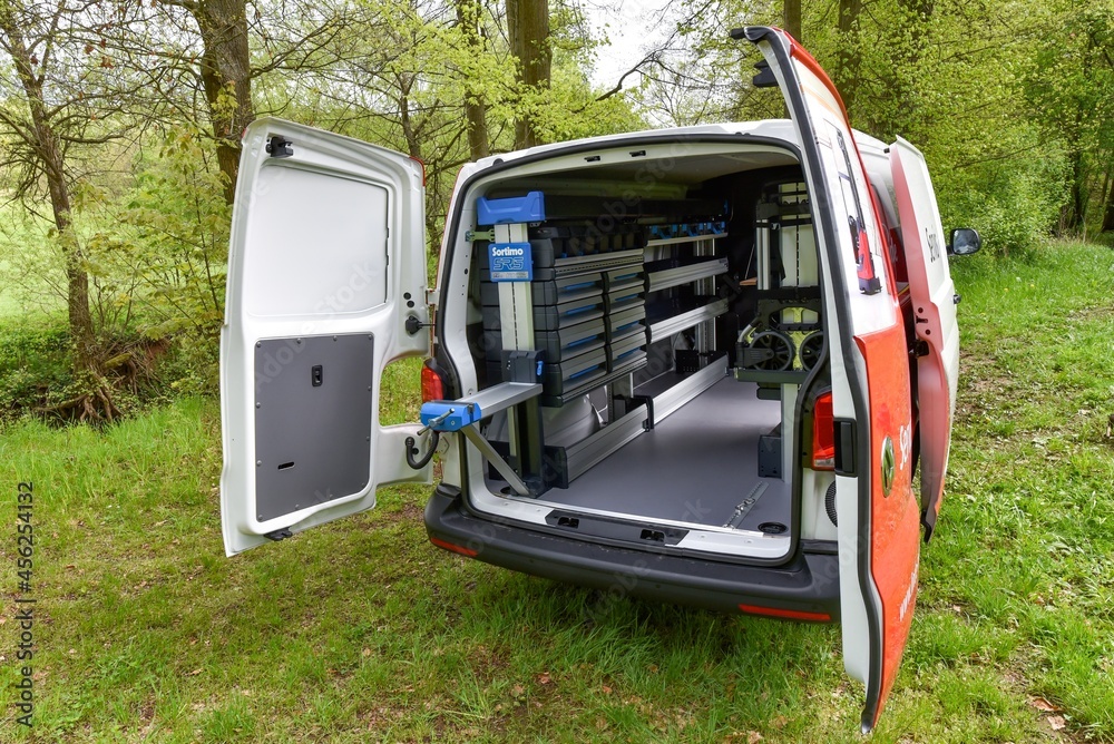 VW Transporter T6.1. Box van with service installation - mobile ...