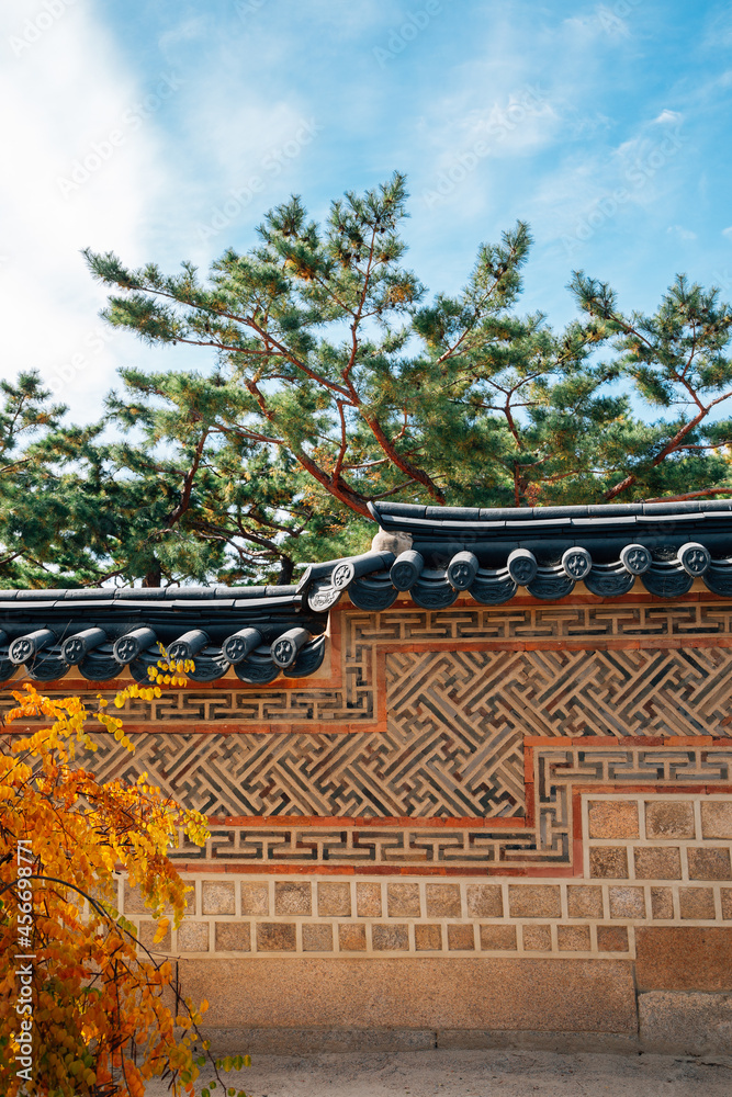 Korean traditional wall at Deoksugung Palace in Seoul, Korea Stock ...